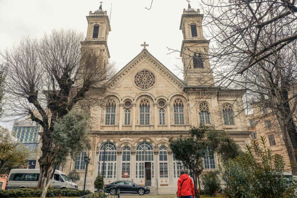 Taksim Square in Istanbul - Guide to the Area With Things to Do